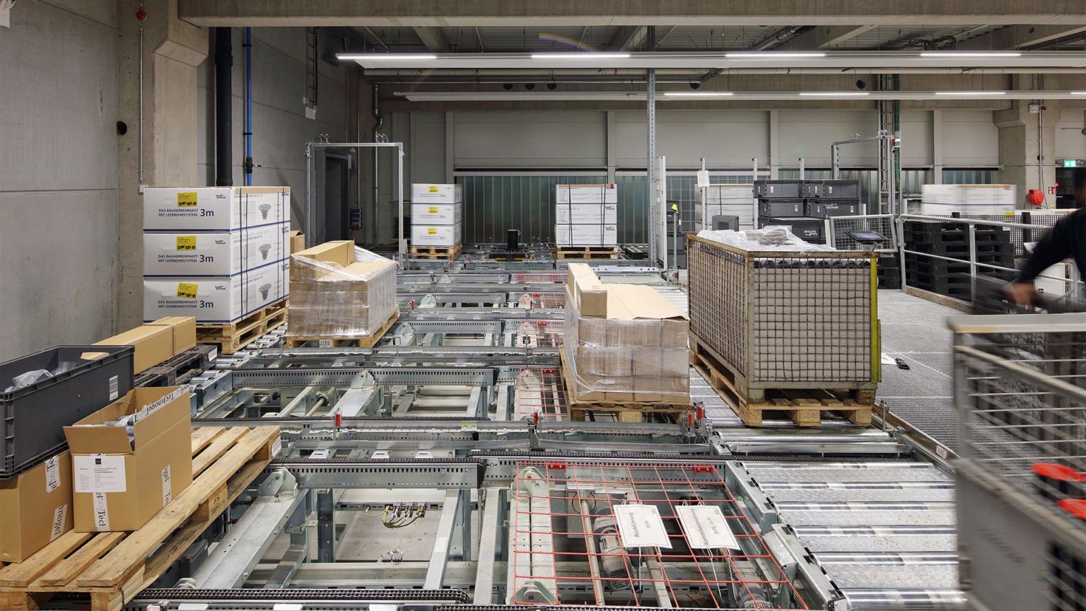 06882 - Neubau Logistikzentrum Hauff-Technik GmbH | Scherr+Klimke AG | Generalplanung+ | We make ...